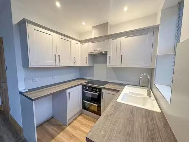 Cheap 3 bedroom terraced house for rent in Bolton Road, Silsde.
