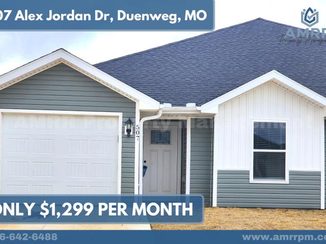 New 3 Bedroom Townhome In Duenweg!