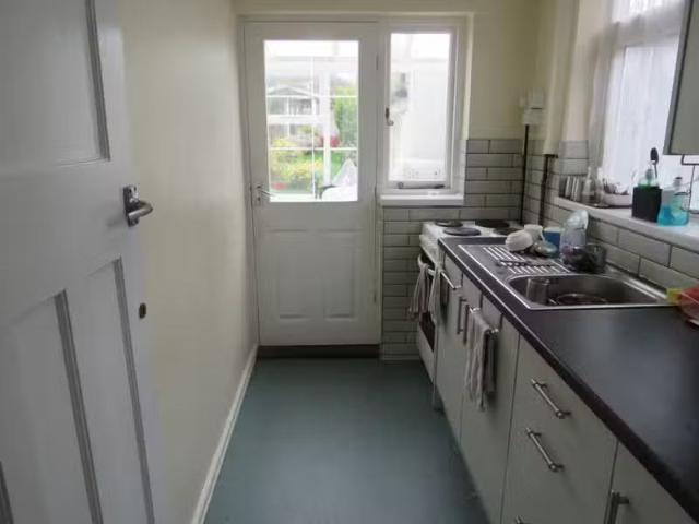New 3 BR Windsor Road, OLDBURY