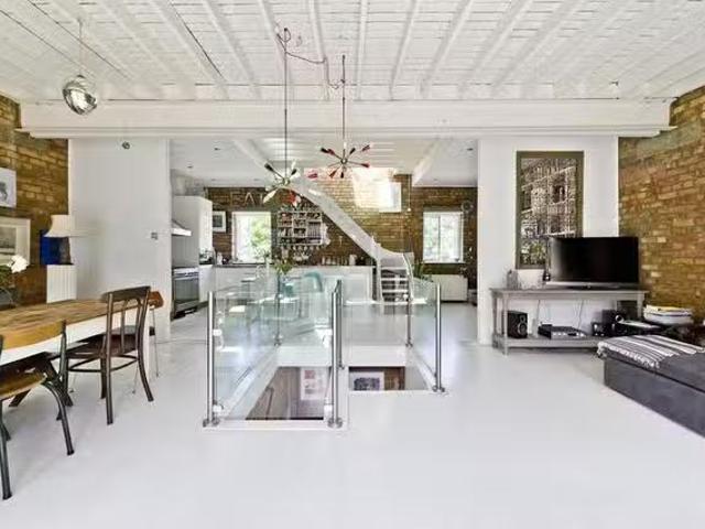 New 3 BR Fairbridge Road
