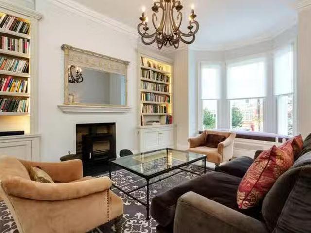 Cozy 3 BR Fontenoy Road