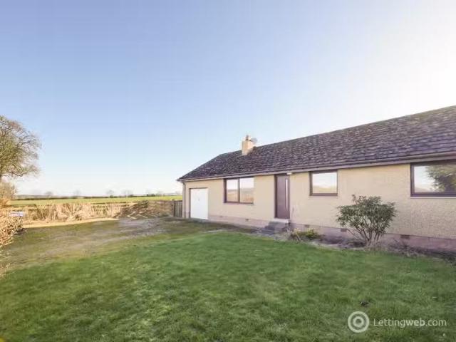 Cozy 3 BR Property to rent in Ashlea, Rosemount Farm, Parkhead.