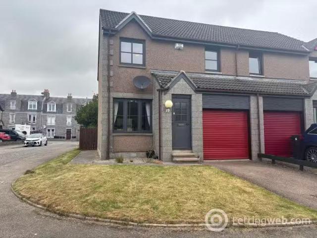 Cheap 3 BR Property to rent in Belmont Gardens, City Centre, A.