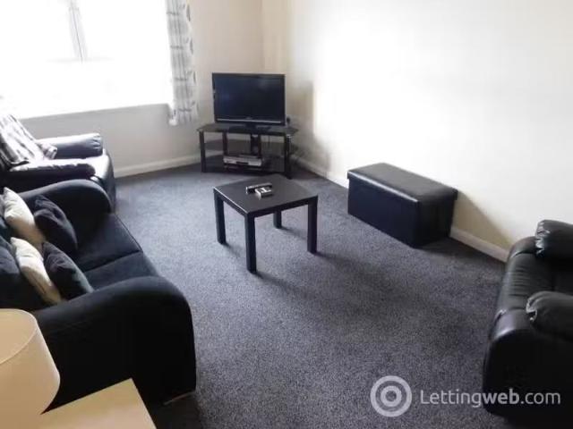 Nice 3 BR Property to rent in Cordiner Place, Hilton, Aberdeen.