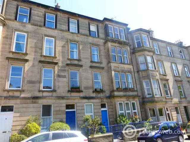 Cozy 3 BR Property to rent in Findhorn Place, Grange, Edinburg.