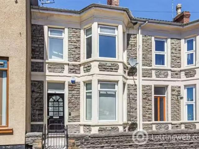 For Rent! 3 BR Property to rent in Hayward Road, Lawrence Hill.
