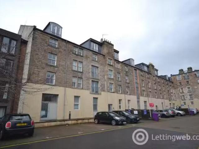 Deal! 3 BR Property to rent in Hermand Crescent, Slateford, Ed.