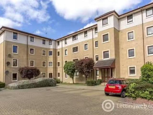 Rental! 3 BR Property to rent in Logie Green Road, Edinburgh.