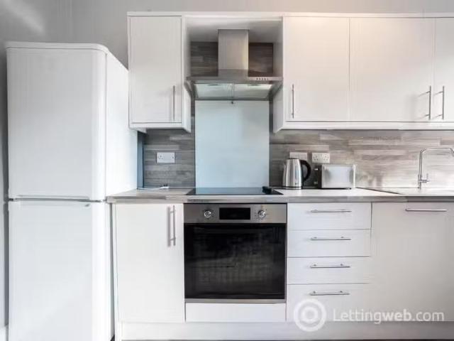 Unique 3 BR Property to rent in Parsons Green Terrace, Edinbur.