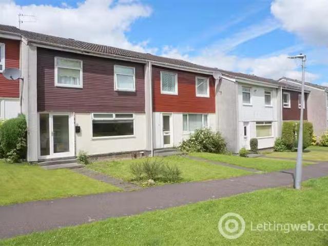 Deal! 3 BR Property to rent in Pine Crescent, Greenhills, East.