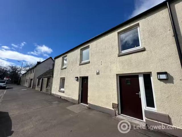 Just in! 3 BR Property to rent in Piper House, High Street, Bu.