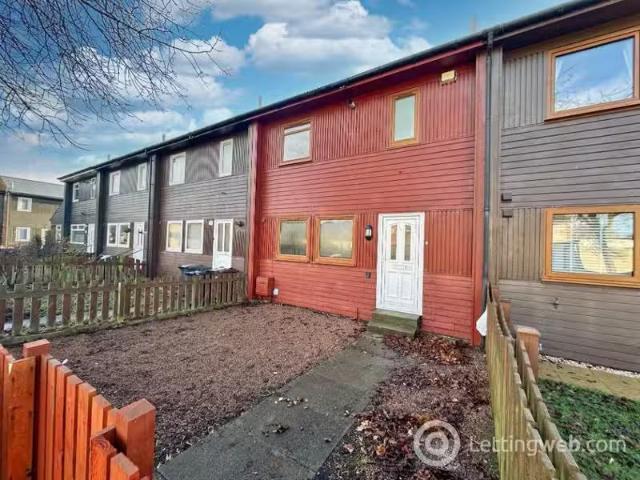 Just in! 3 BR Property to rent in Raasay Gardens,, Aberdeen.