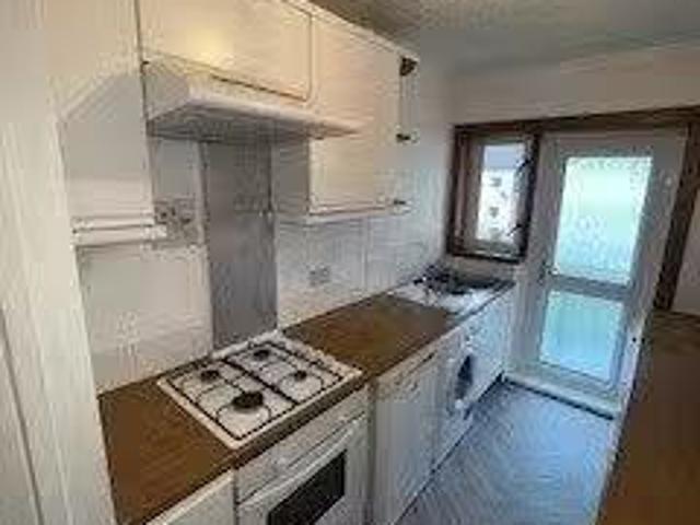 Cheap 3 BR Property to rent in Telford Drive, Edinburgh, EH4