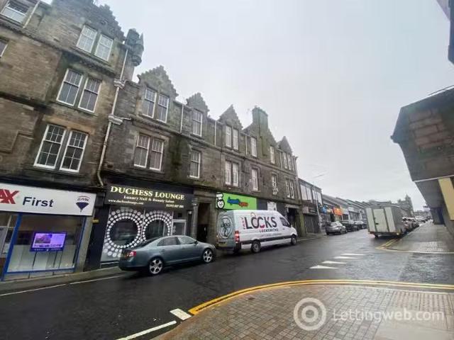 New 3 BR Property to rent in Whytehouse Mansions, High Street.