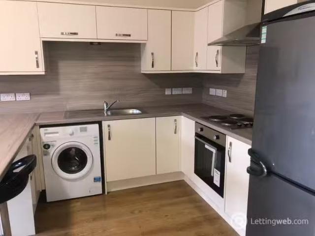 Charming 3 BR Property to rent in 295 Hawkhill, Dundee, DD2 1DN