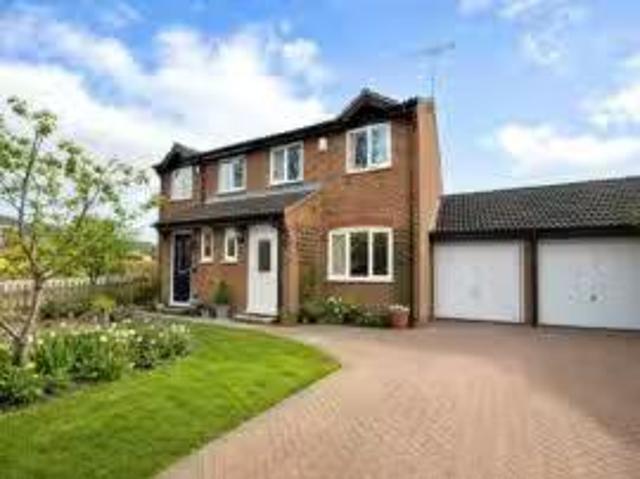 Rental! 3 BR Property & Houses to Rent: Maskell Way, Farnborou.