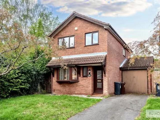 New 1 BA 4 bedroom detached house for rent in Eastbury Drive.
