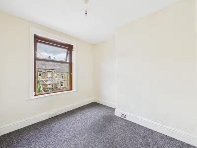 New 1 BA 4 bedroom house for rent in Norwood Avenue, Shipley.