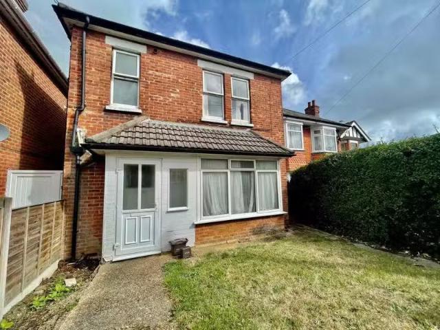 Deal! 1 BA 4 bedroom house for rent in Student Four Double Bed.