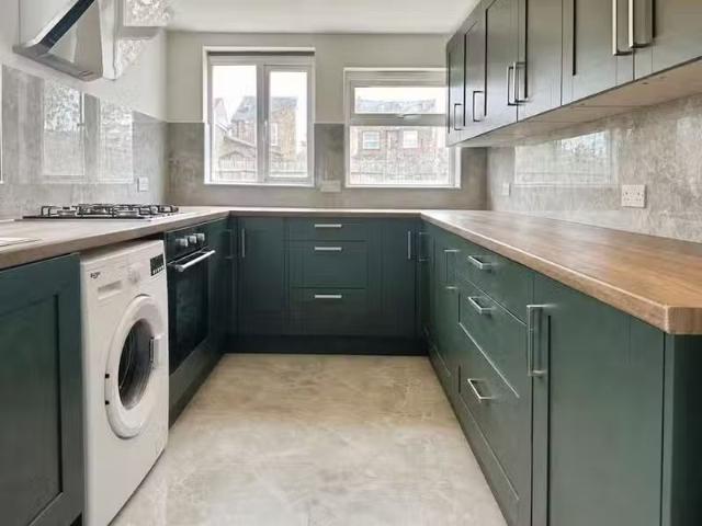 Just in! 1 BA 4 bedroom Mid Terrace House to rent, Whippendell.