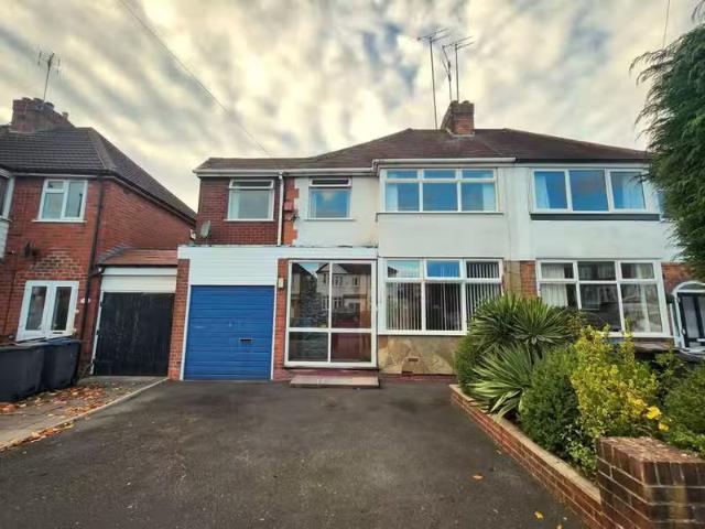Rental! 1 BA 4 bedroom semi detached house for rent in Worlds.