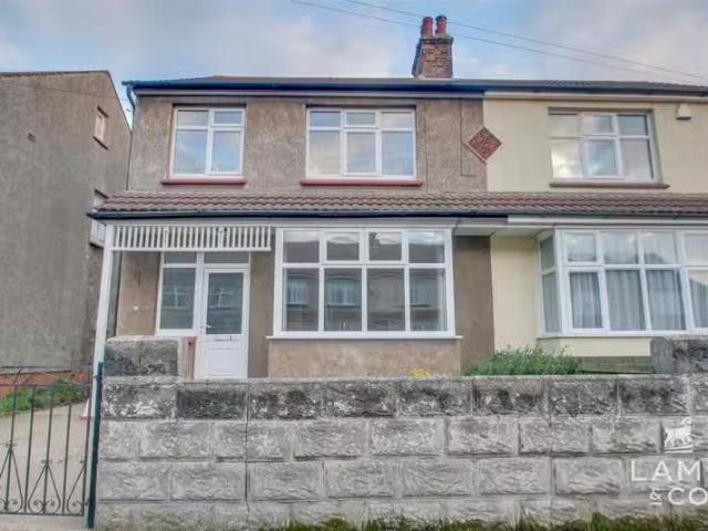 Charming 1 BA 4 bedroom semi detached house for rent in Park R.