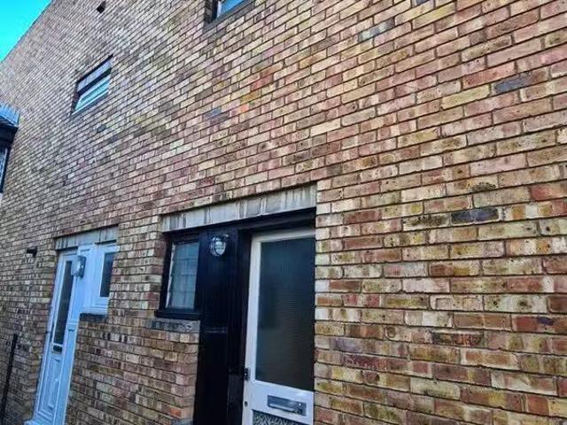 Cozy 1 BA 4 bedroom semi detached house for rent in Ref 875.
