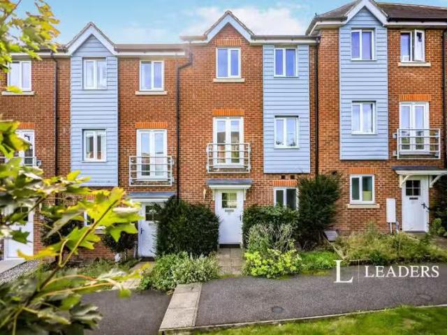 Unique 1 BA 4 bedroom town house for rent in Weavers Close, BN21