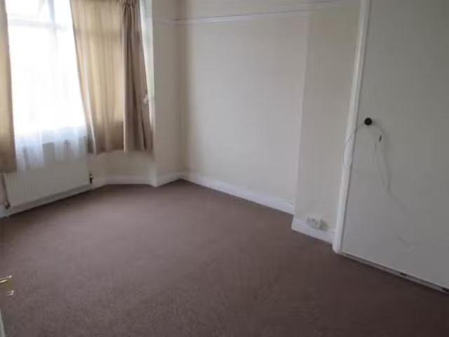 For Rent! 1 BA 4 bedroom terraced house for rent in Filton Ave.