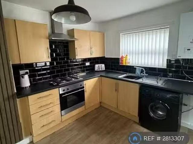 Nice 1 BA 4 bedroom terraced house for rent in Rathbone Road.