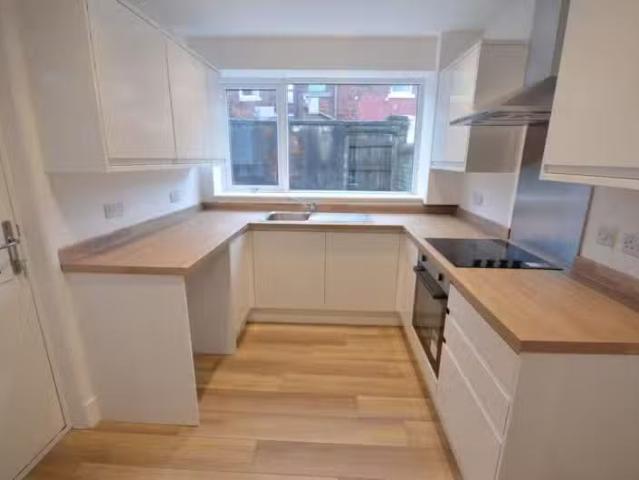 Unique 1 BA 4 bedroom terraced house for rent in Westwood Stre.