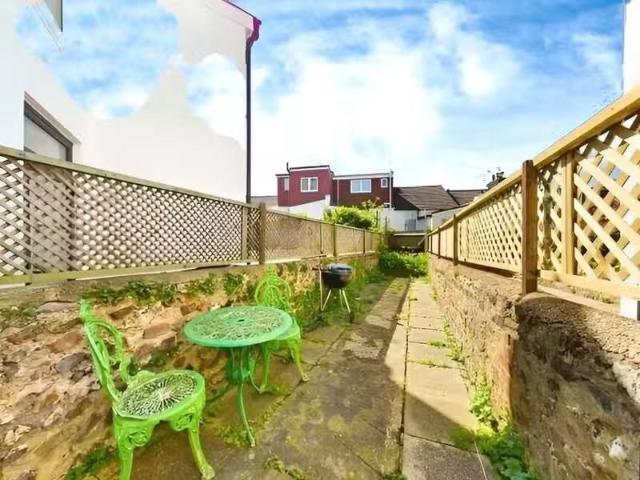 Unique 1 BA 5 bedroom Mid Terrace House to rent, Queens Park R.