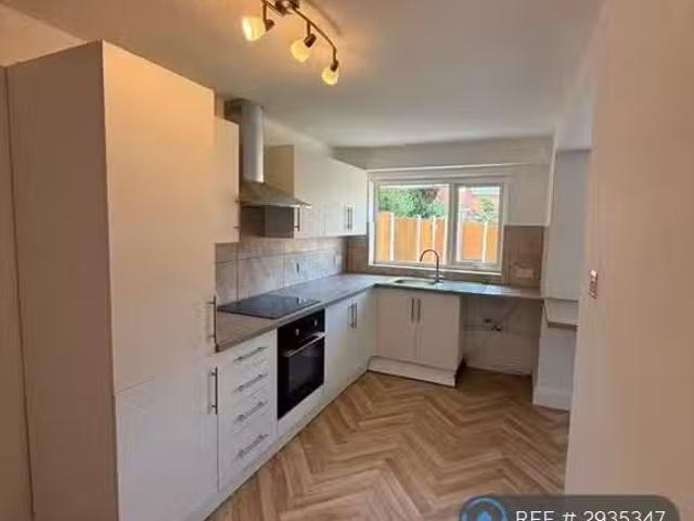 Just in! 1 BA 5 bedroom semi detached house for rent in Yarrow.