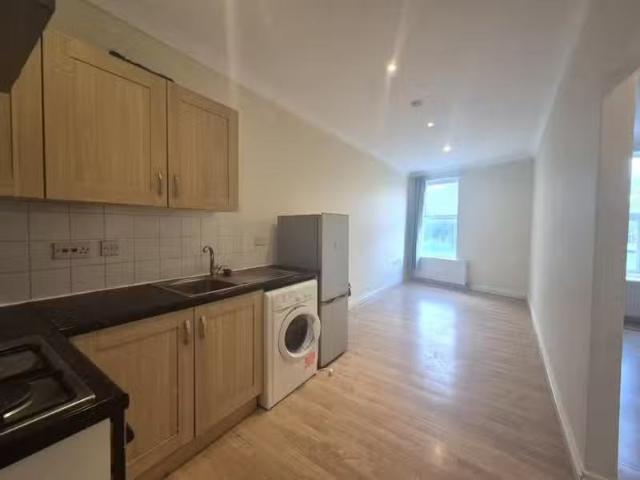 For Rent! 1 BA 1 bedroom apartment for rent in Brighton Road.