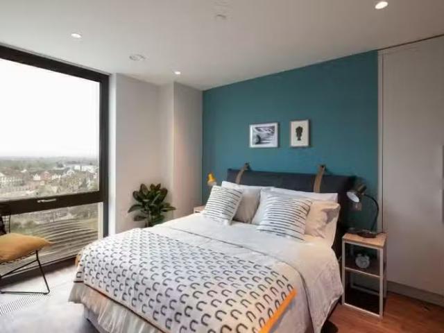 Rental! 1 BA 1 bedroom apartment for rent in Commercial Way, W.