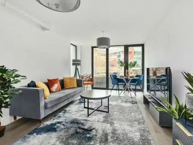 Cheap 1 BA 1 bedroom apartment for rent in Farnborough, GU14