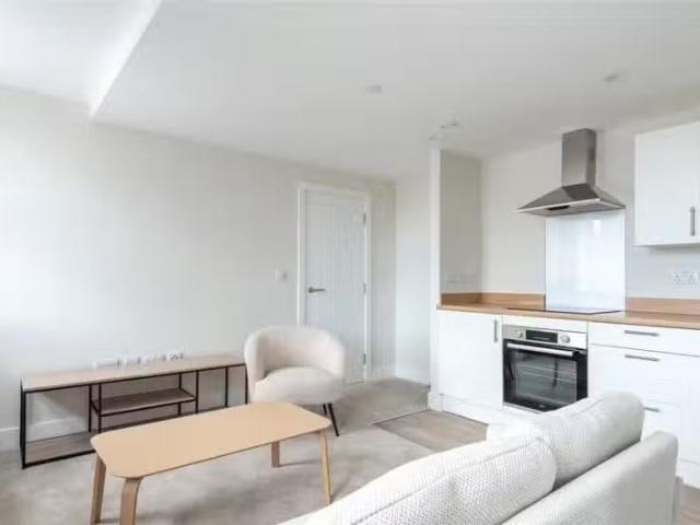 Cheap 1 BA 1 bedroom apartment for rent in George Street, King.