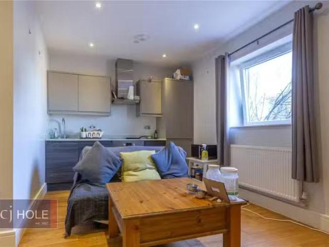 Cheap 1 BA 1 bedroom apartment for rent in Kenham House, Wilde.