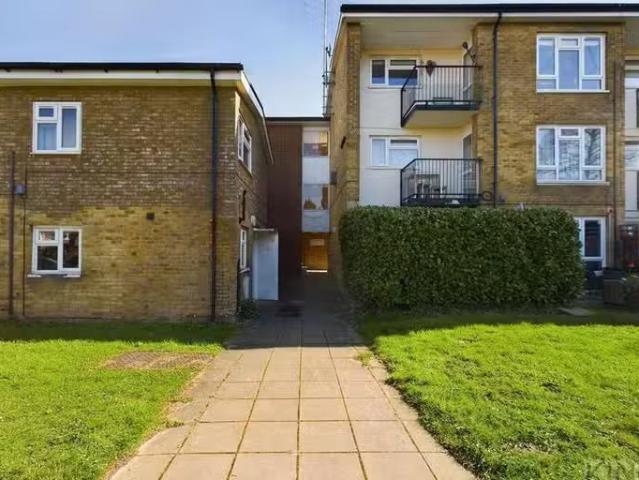 Nice 1 BA 1 bedroom apartment for rent in Pond Croft, Hatfield.