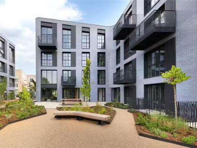Just in! 1 BA 1 bedroom apartment for rent in Turing Way, Camb.