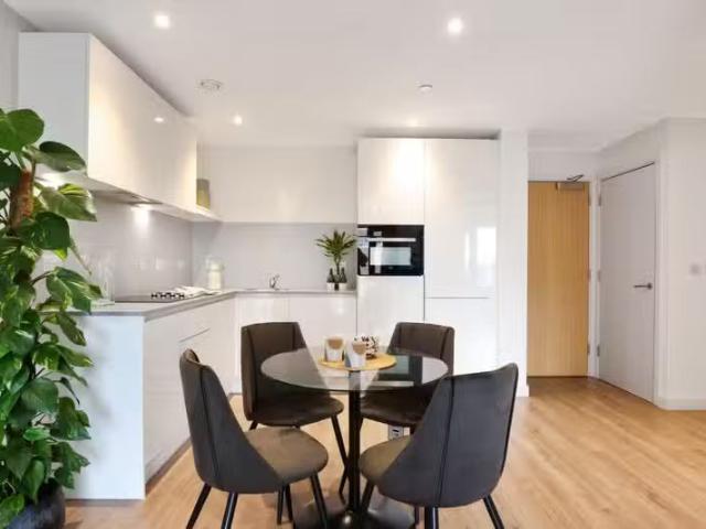 Cozy 1 BA 1 bedroom apartment for rent in The Lansdowne, 25 Ha.