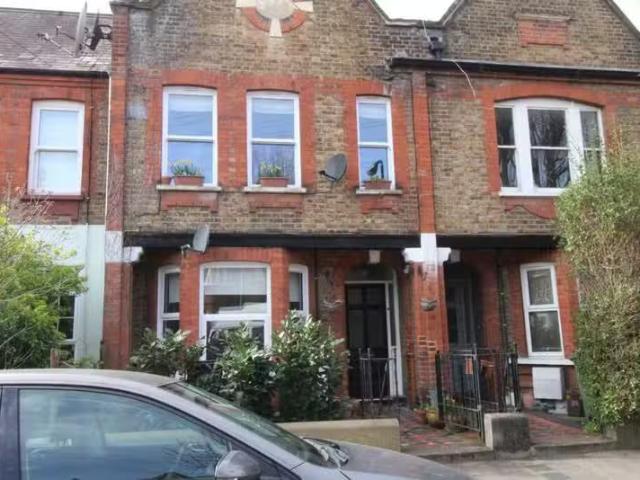 Cheap 1 BA 1 bedroom ground floor flat for rent in Fleeming Ro.