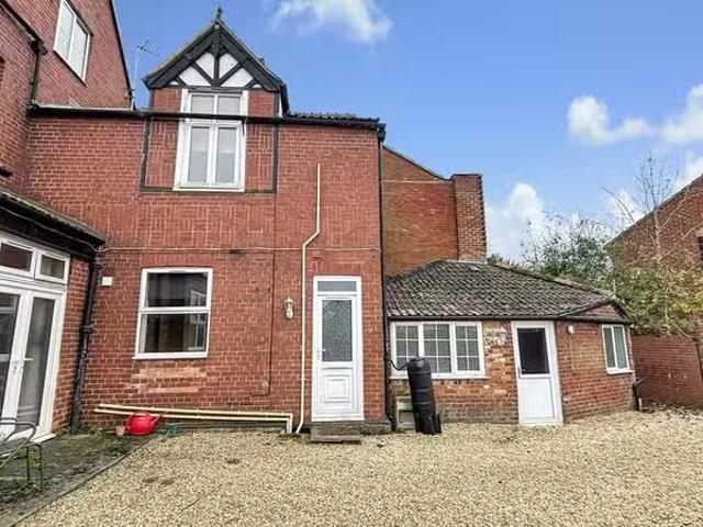 Rental! 1 BA 1 bedroom ground floor flat for rent in Studley M.