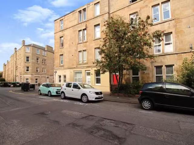 Unique 1 BA 1 bedroom Flat to rent, Caledonian Crescent, Edinb.