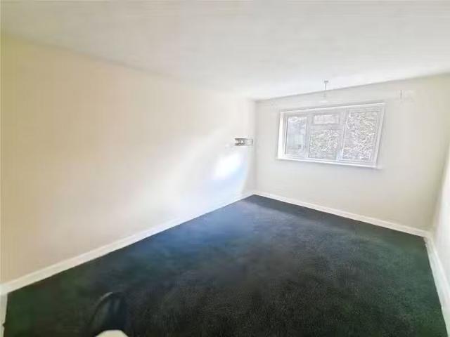 Cheap 1 BA 1 bedroom Flat to rent, Hulse Road, Southampton, SO.