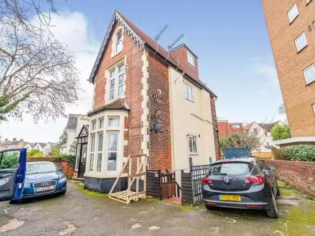 Just in! 1 BA 1 bedroom Flat to rent, Victoria Road North, Sou.
