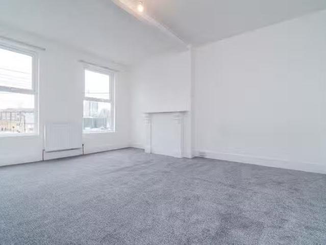 Just in! 1 BA 1 bedroom Flat to rent, Windmill Road, Croydon.