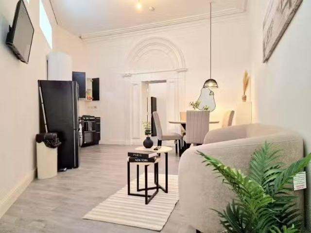 Rental! 1 BA 1 bedroom flat for rent in 13 Savile Street, Hull.
