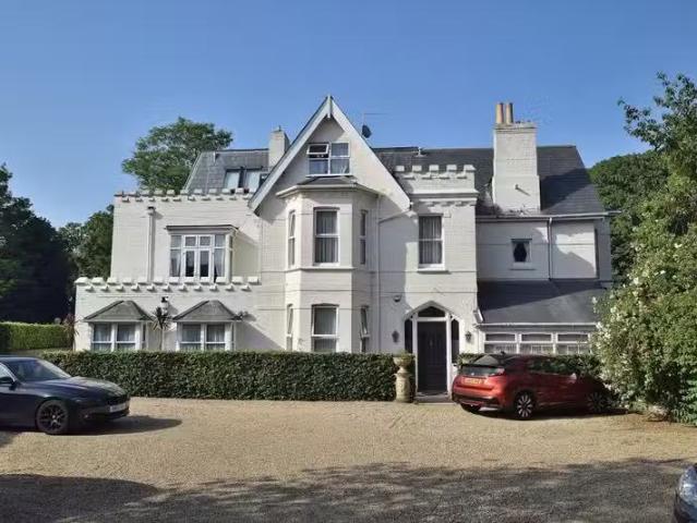 New 1 BA 1 bedroom flat for rent in 11 Dean Park Road, Bournem.