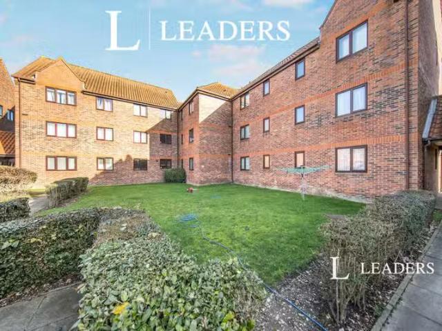 Nice 1 BA 1 bedroom flat for rent in Tynedale Square, Highwood.